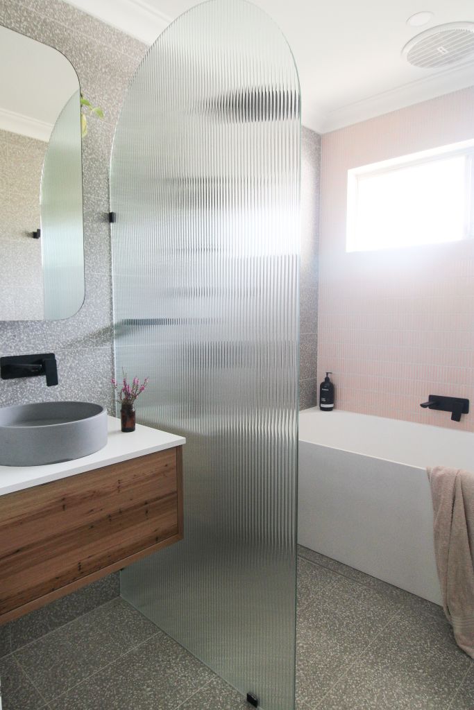 Why Curved Shower Screens Are The Most Popular – Jim The Bathroom Guy